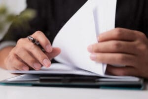 Como mudar o meu nome legalmente? Passo a passo da troca